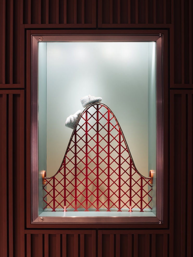 Hermès: design the window displays of their boutiques in Singapore