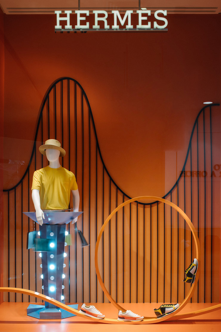 Hermès: design the window displays of their boutiques in Singapore