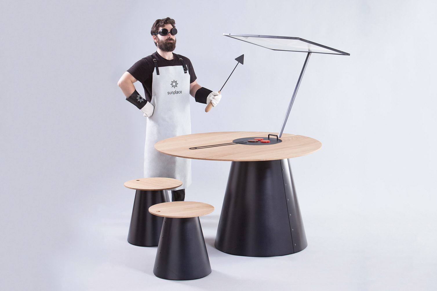 Solar Cooking: Fresnel lens Solar barbecue outdoor station