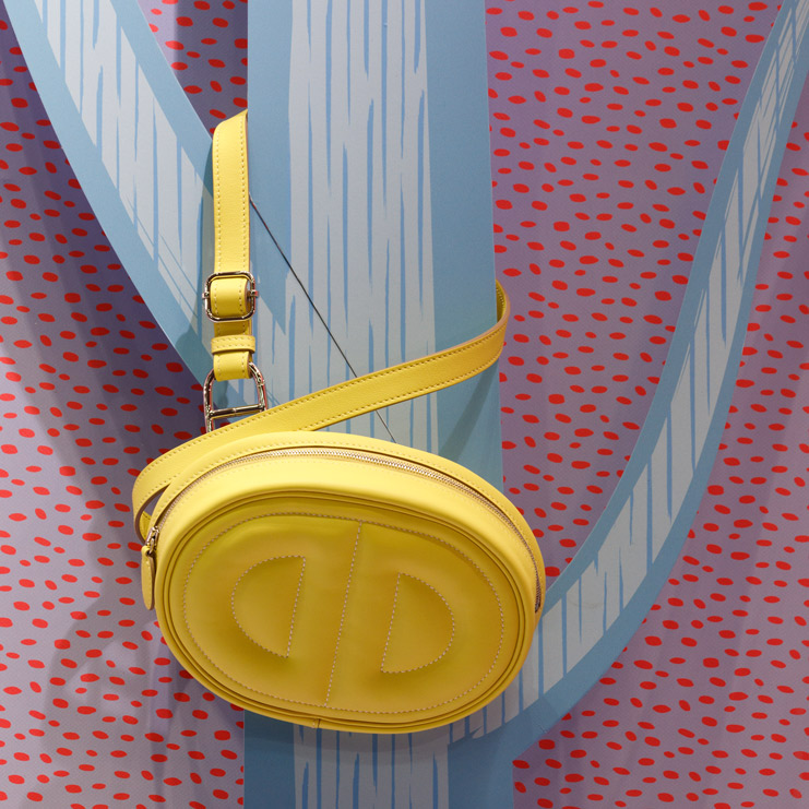 Hermès windows display at Paris CDG airport | Lanzavecchia + Wai Design ...